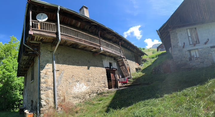 Chalet Au Cœur Des Arves 
6 à 8 Places
80 M2 - Saint-Jean-d'Arves