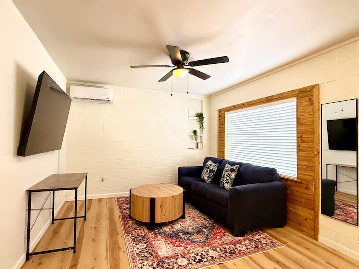 Romeojuliet 1br Guesthouse: Full Kitchen & Laundry - Oklahoma City