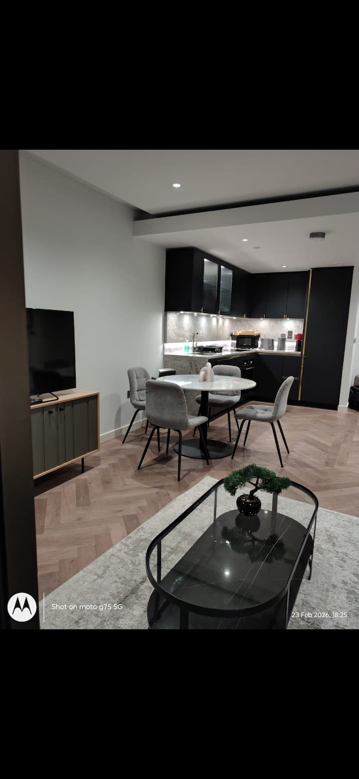 ​Chic Church St Flat: Central & Stylish - London