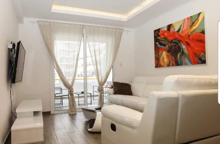 Next To Beach Apartment - Larnaca