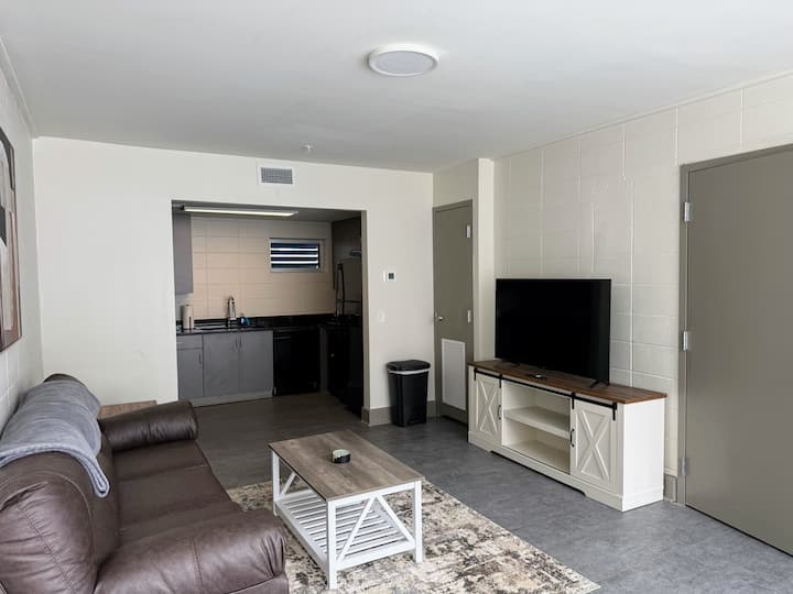 Sleep Like A King - King Bed - Downtown Dothan - ドーサン, AL