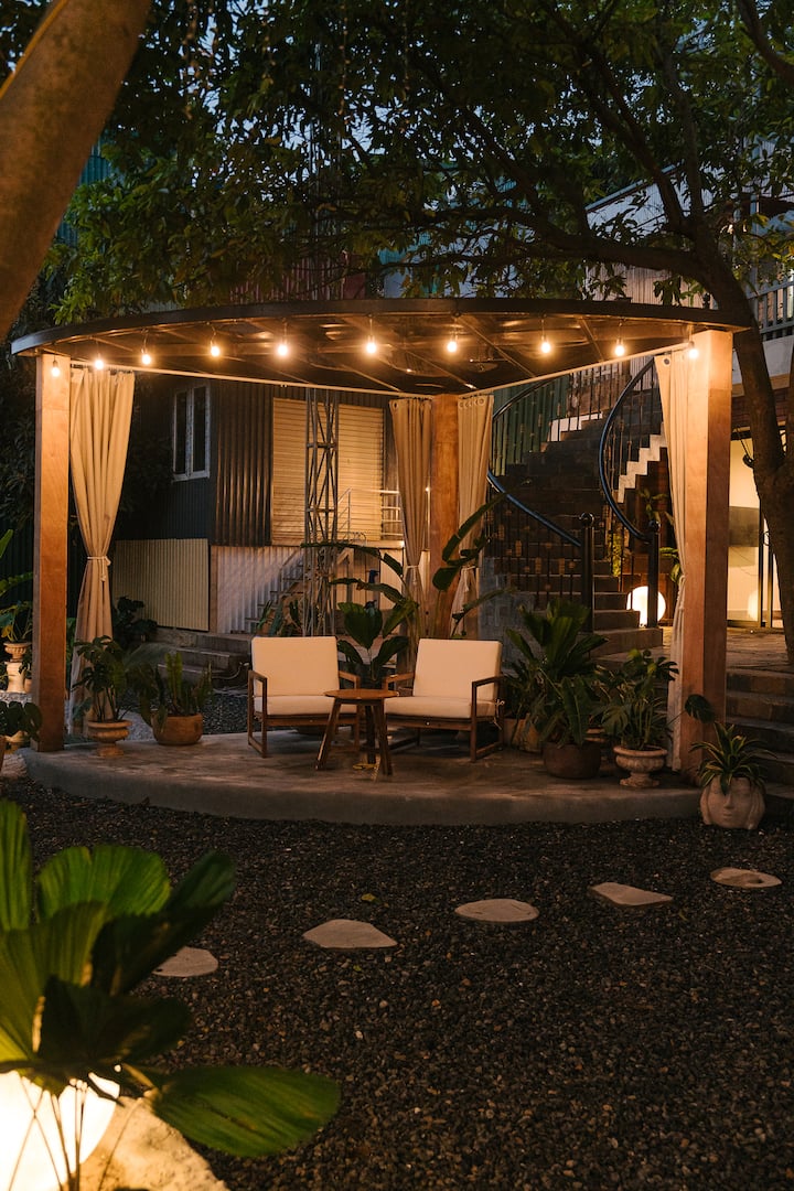 Living Under The Ancient Tree|river View|quite|r3 - Hanoi