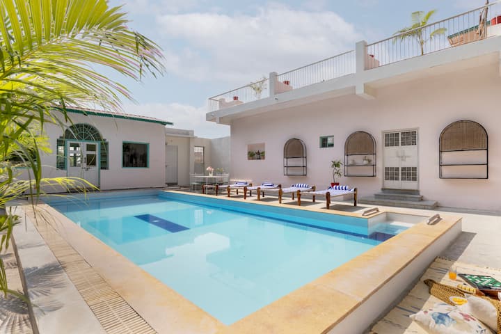 10bhk Palatial Farm Pvt Pool & Breakfast @ Udaipur - Udaipur