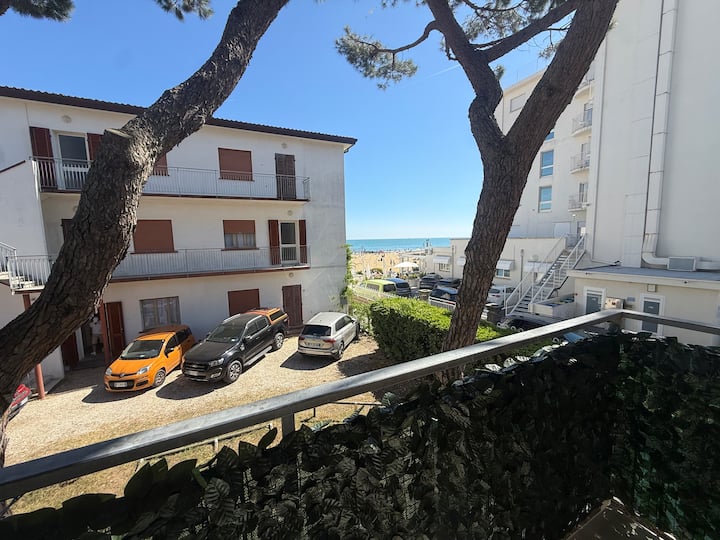 Balcone Fronte Mare Posto Spiaggia E Parcheggio - Jesolo
