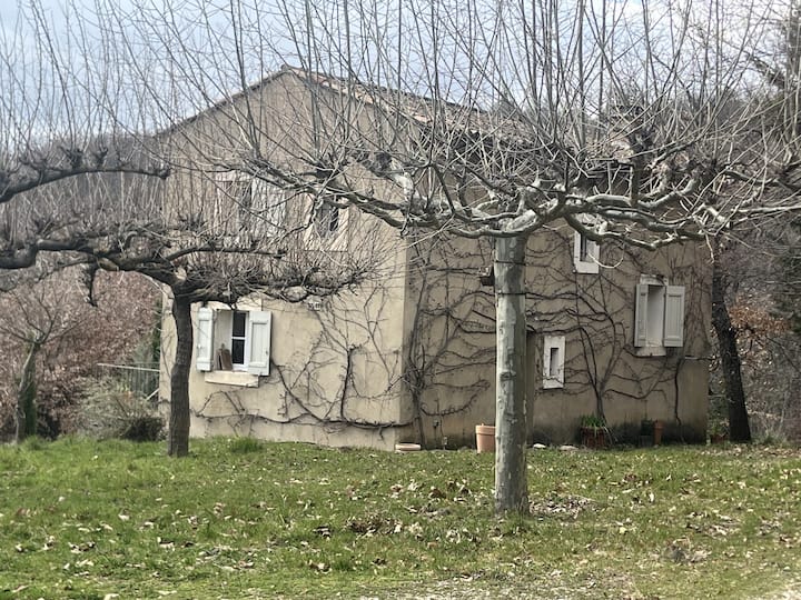 La Conque- Maison En Pleine Nature Face Au Luberon - Rustrel
