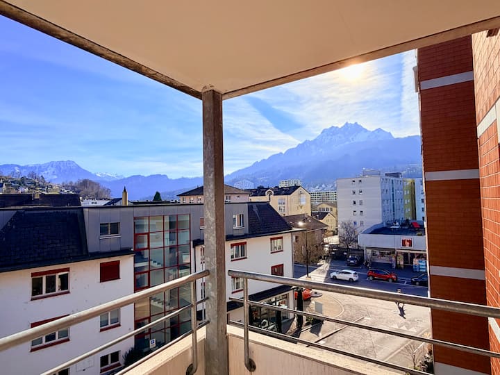 Komplett Renovierte Wohnung Im Zentrum Von Horw - 陸森市