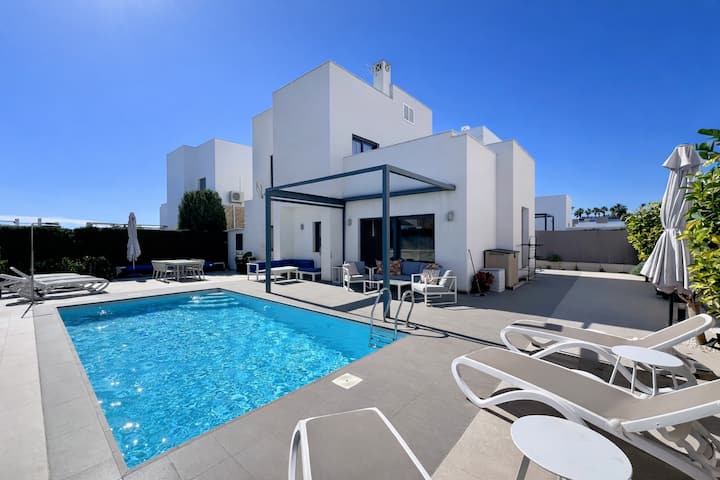 Villa Laguna - Dolores, Spain