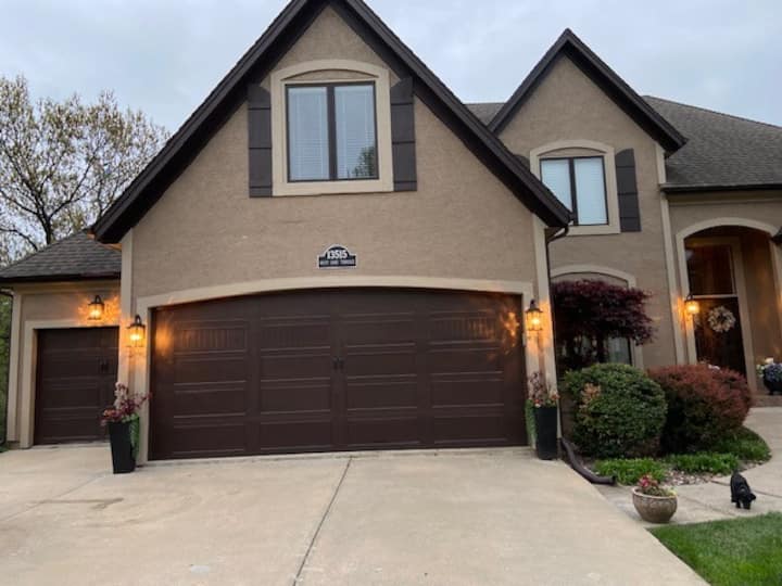 Fifa Luxury 5br Near Arrowhead/sleeps 14/2kitchens - Shawnee, KS