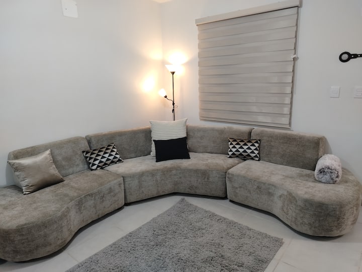 Casa Bonita En Rincon De Foret, Circuito Cerrado - Saltillo