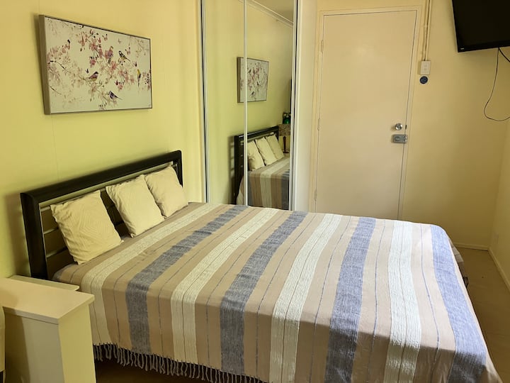 Fully Furnished Bedsit. - Whitsundays