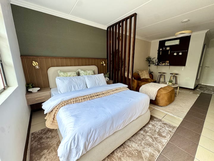 Luxury Garden Studio With Braai | Walk To Mall - Lanseria