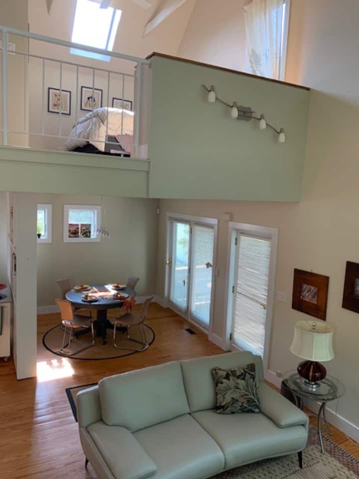 Snazzer's Cozy Corner For 2 - New Buffalo, MI