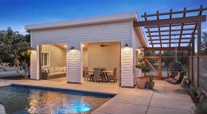 Cozy Farm Escape With Pool & Scenic Views - Ripon, CA