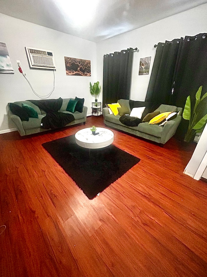 Montclair, Nj: 3 Bedroom 2 Bath, Sleeps Up To 8. - Montclair, NJ