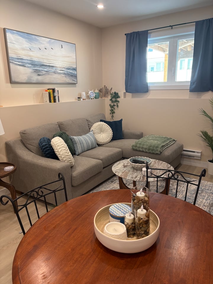 New Cozy Themed “Aspen’s Luxury Suite Escape” - Canada