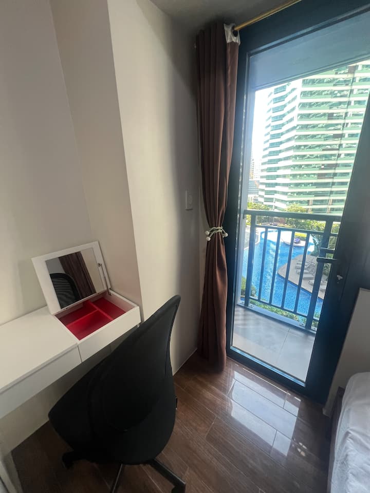 Air Residences. Pool View. Fast Wifi 200 Mbps - Manila