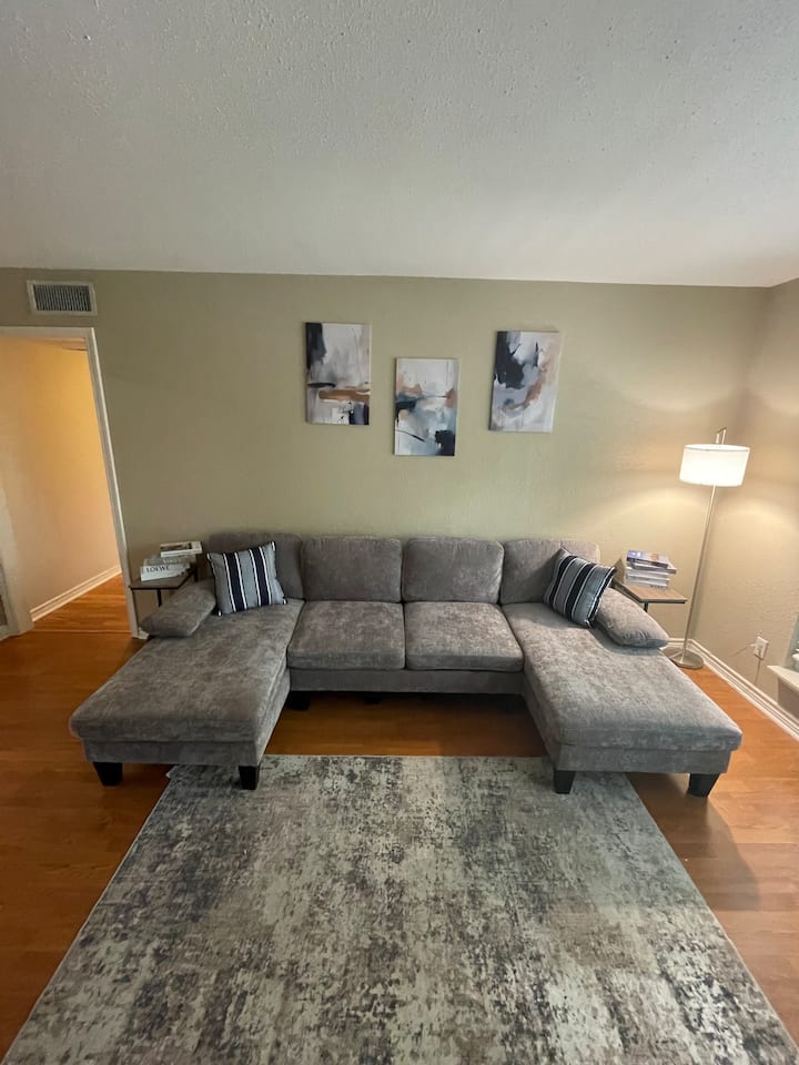 Houston Galleria 2br Sleeps 8 | Pool + Parking - Houston, TX