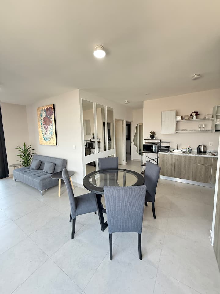 Excelente Ubicación Frente A Fundidora Y Arena Mty - Mexico