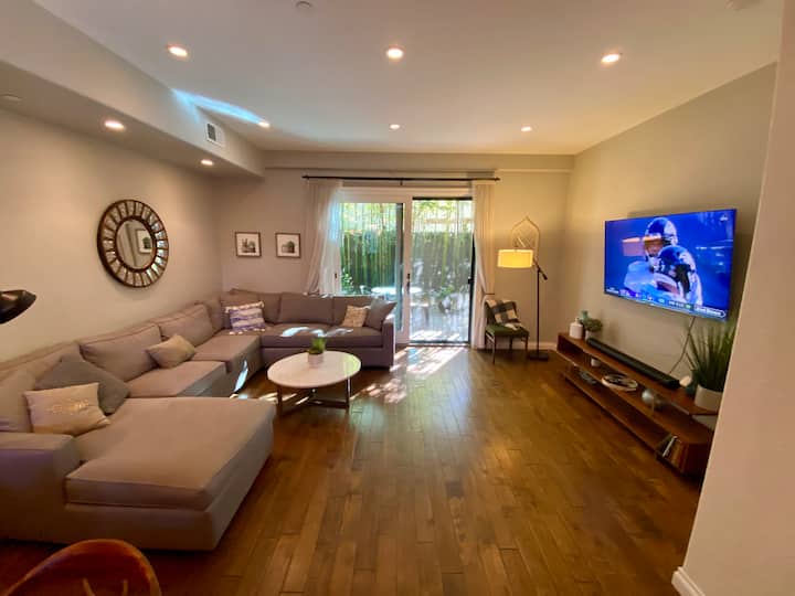 Santa Barbara Cottage - Santa Barbara, CA