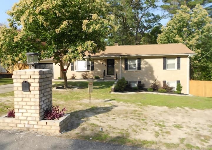 Modern & Cozy Fayetteville Retreat Newly Renovated - Fayetteville, NC