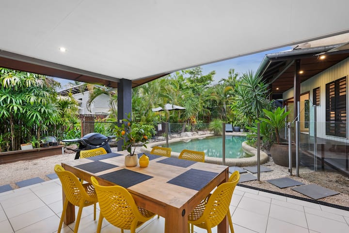 Trinity Beach Entertainer - Space And Privacy - Clifton Beach