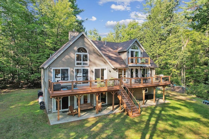 Lake Arrowhead Getaway With Stunning Views - Limerick, ME