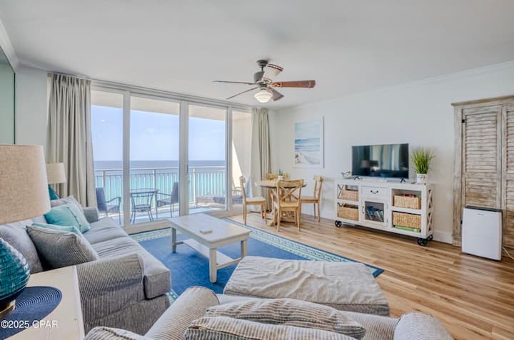 *New* Beachfront Bliss At Emerald Beach Resort - パナマ・シティ・ビーチ, FL