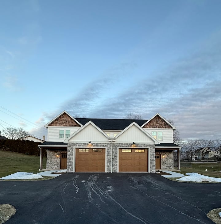 Golden Glow Getaway - Bethel, PA