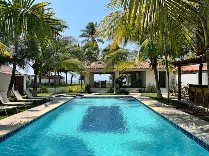 Villa Tuscania “Frente Al Mar” - La Libertad - El Salvador