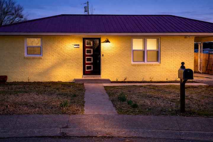 Comfortable 2br Work-ready + Great Location - Bowling Green, KY