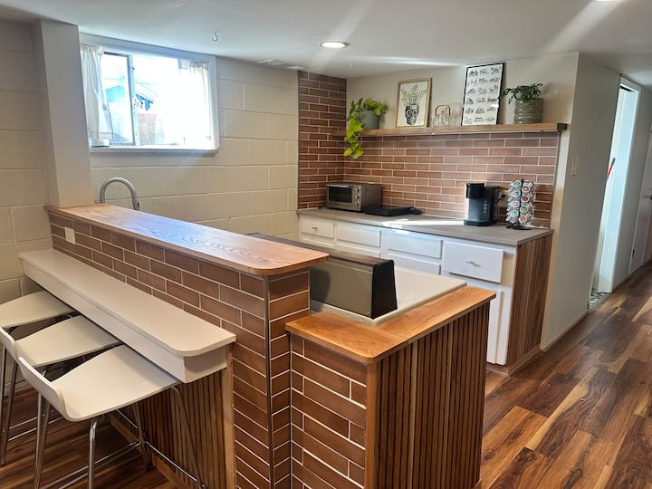 Ketring Park Extended Stay | Yard + Pup Friendly - Colorado