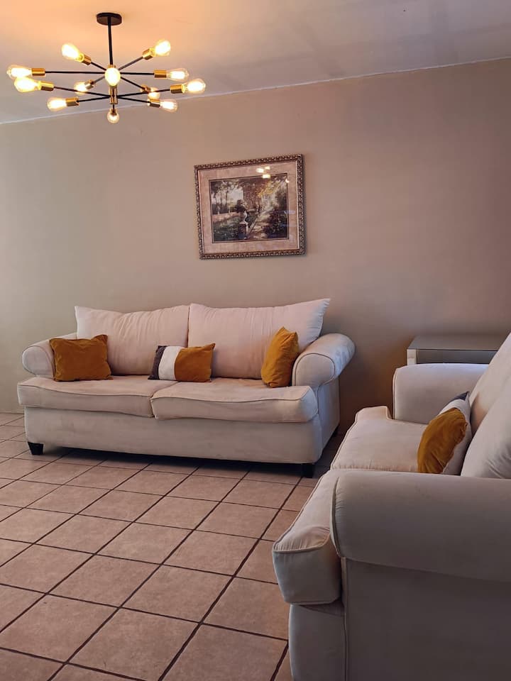 Casa 9 Min De Consulado Y Cerca De Puente Zaragoza - Ciudad Juárez