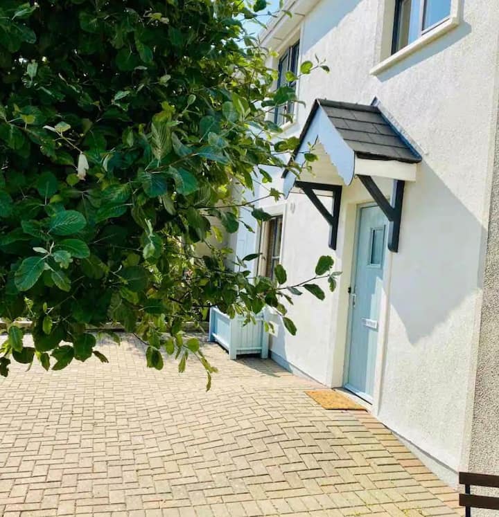 Southeast Home From Home ~ Double W/own Bathroom - Ireland