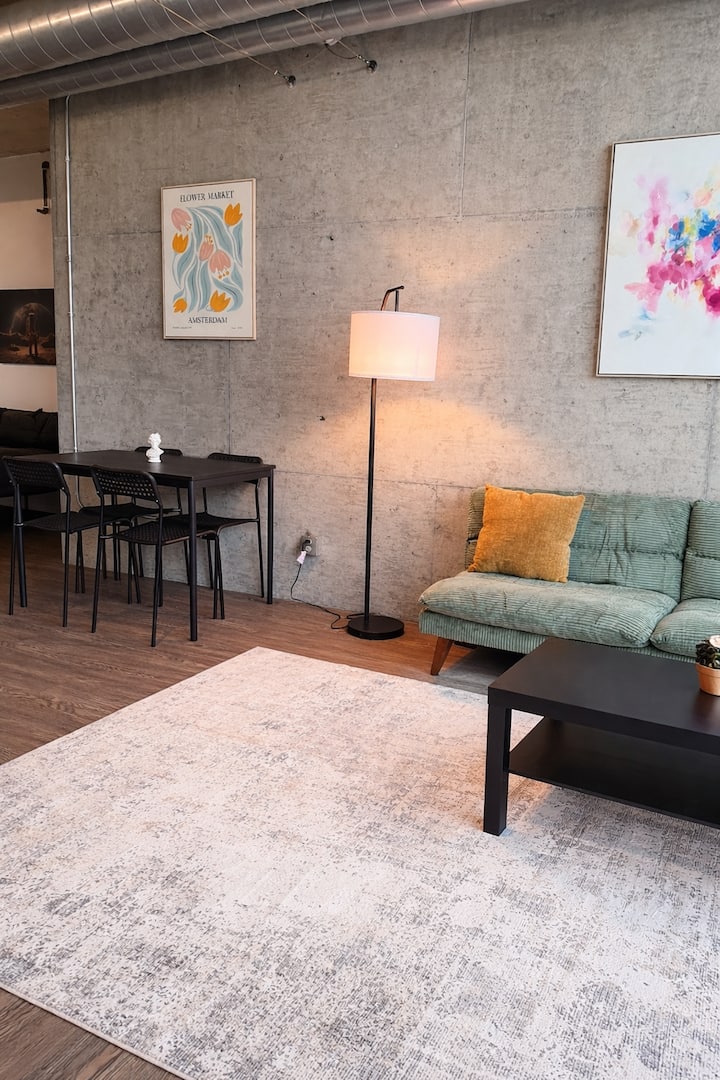 Spacious Dtla Loft | Walk To Crypto Arena +La Live - Vernon, CA