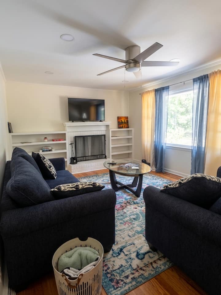 Asheboro Zoo Guest House - Seagrove, NC