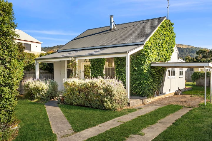 The Pilots Cottage In Apollo Bay - Cape Otway Lightstation, Cape Otway