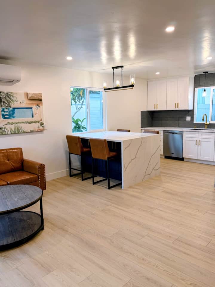 Newly Built Next To Zoo, Balboa Park With Backyard - Logan Heights - San Diego