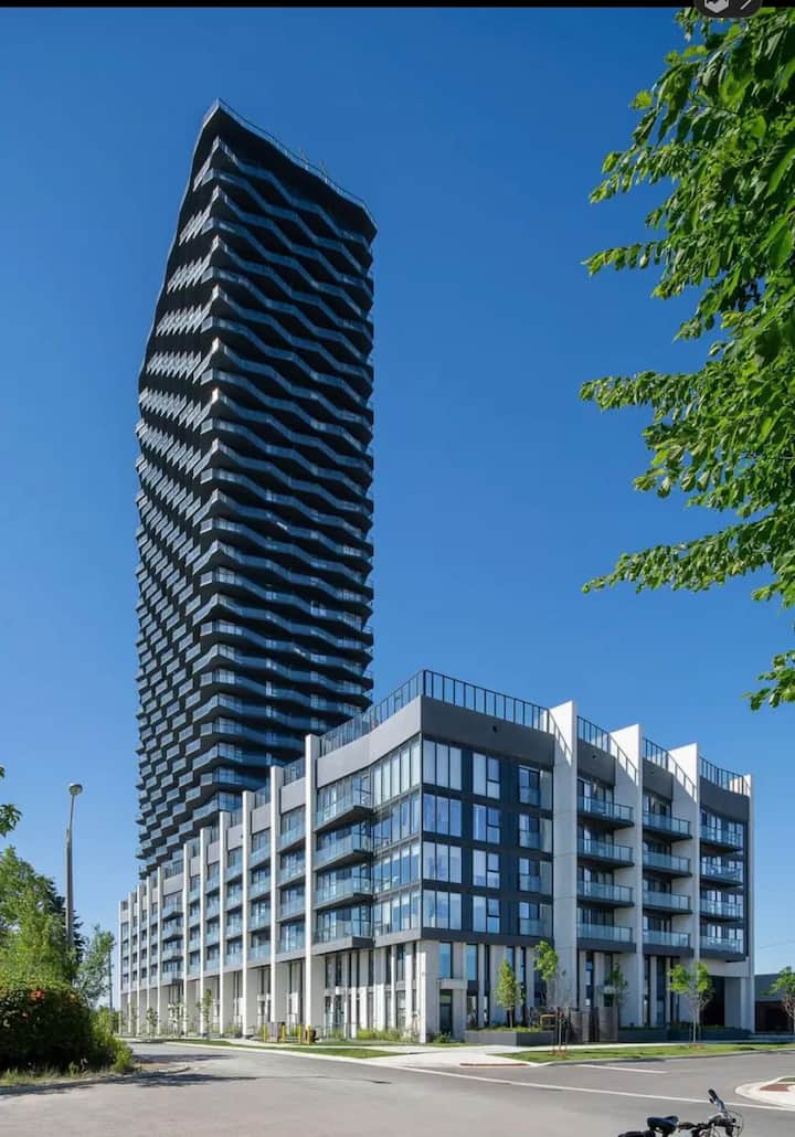 Bright & Comfortable One Bedroom Getaway - Toronto