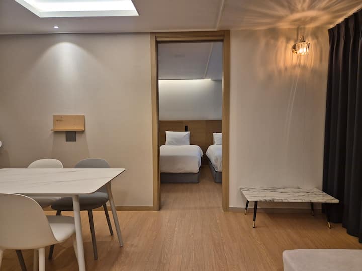 The Solid#합법숙소#싱글침대4개#무료짐보관#구남로핫플 - Busan