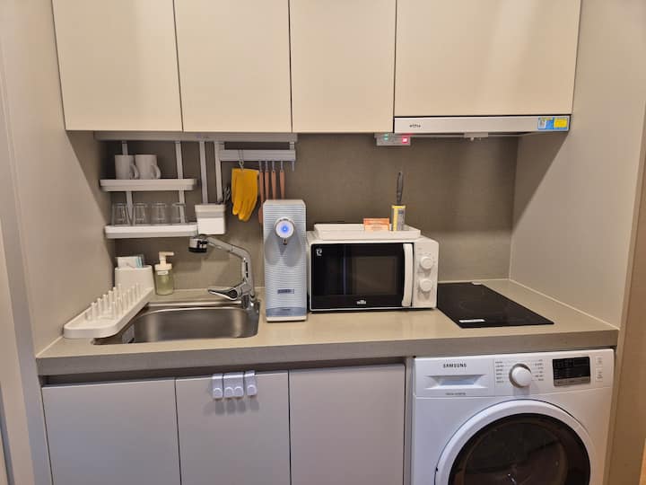 S6 The Solid#합법숙소#싱글침대4개#무료짐보관#구남로핫플 - Busan