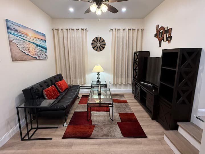 2br Near Gillette Stadium -Commuter Rail To Boston - Hyde Park - Boston