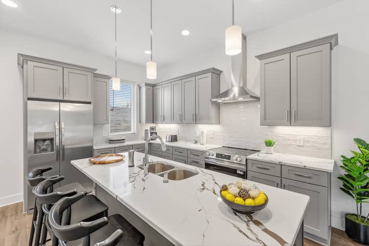4br/5.5ba Luxury Home Near Downtown, Rooftop View - Nashville, TN