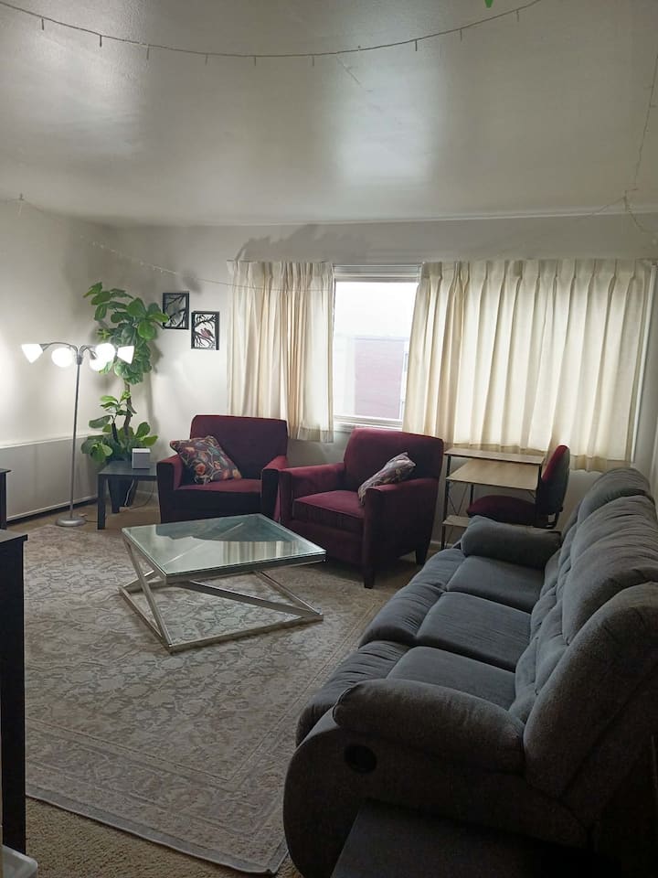 2-bedroom Apartment, Facing Garden And Pool. - Iowa City, IA
