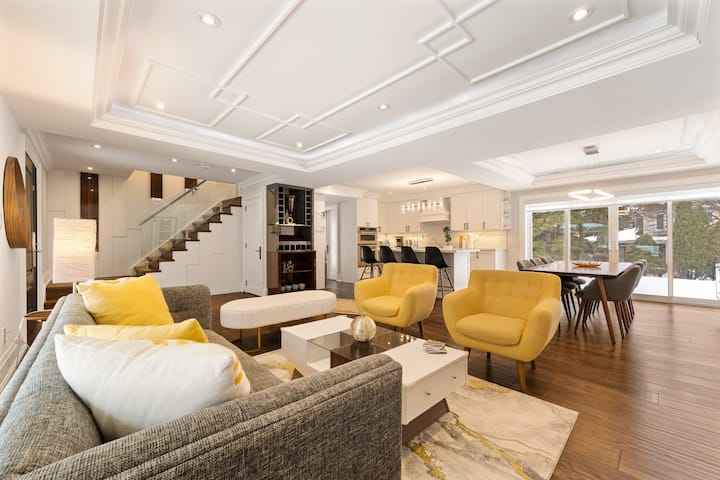 Modern Luxury House By Golf Course,4 Bed 4.5 Bath - Toronto