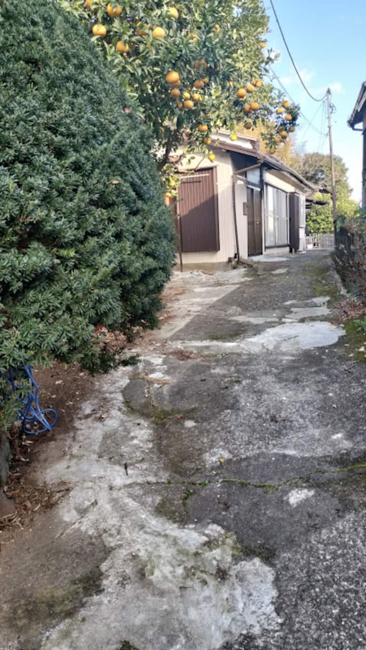 ペットOk！箱根と熱海の間、山と川、海を楽しめる湯河原温泉にある静かな「古民家オレンジハウス」 - 湯河原町