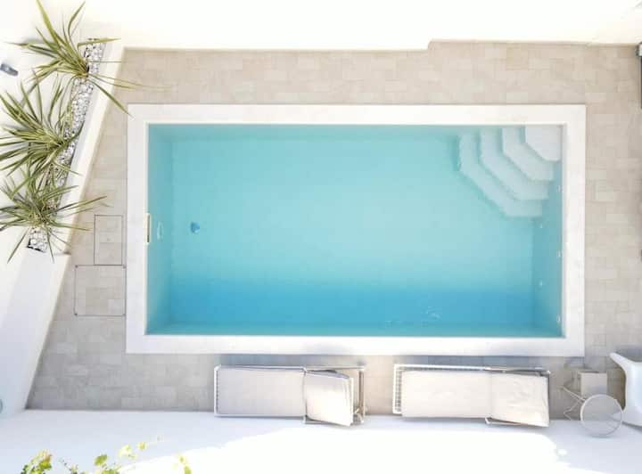 Villa Klaudia With Pool - Zadar