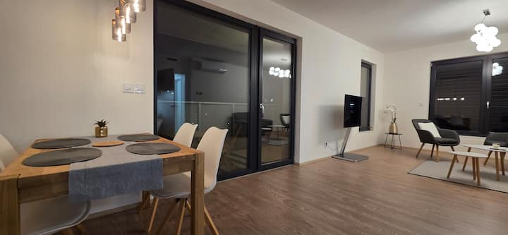 Deluxe Apartment In Tower With Balcony And Parking - Brno