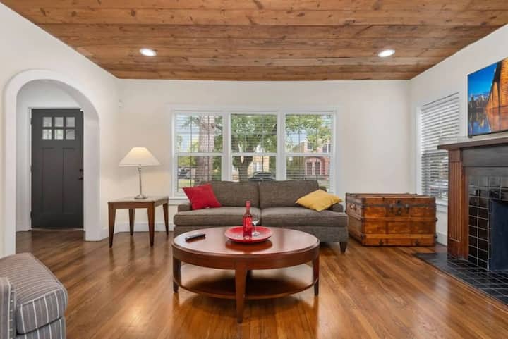 2br Home Near Md Anderson | Hot Tub | Free Parking - Houston, TX