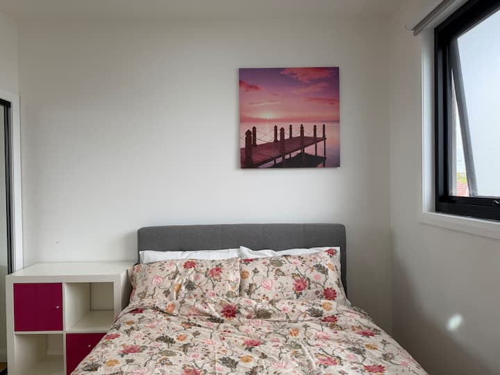 Bright Spacious 4br Townhouse Near Everything - Point Cook