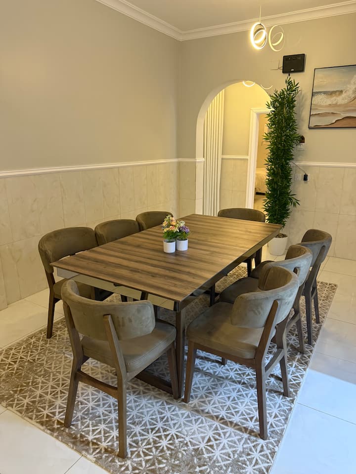 شقة ( ٨ ) أسرة بأثاث مودرن - Saudi Arabia